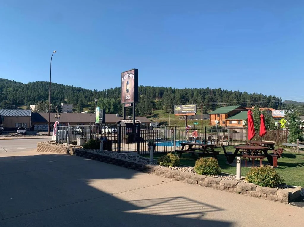 About Us | Lantern Inn